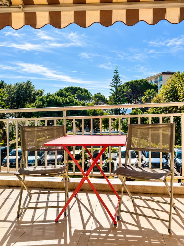 Appartement Cannes Plages Du Midi Balcon Et Garage - Cannes