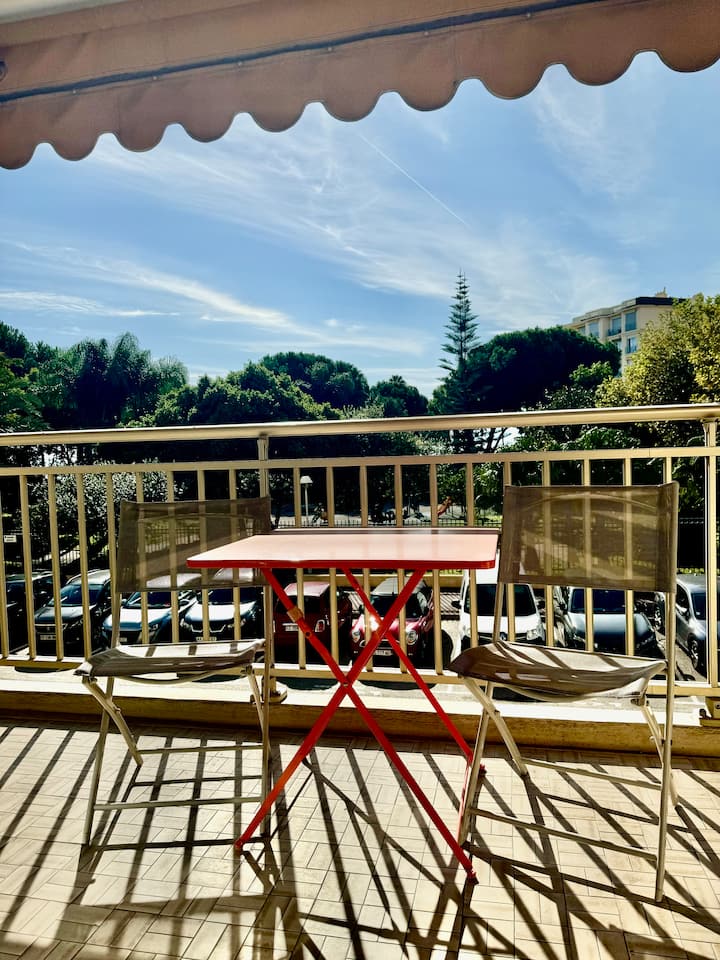 Appartement Cannes Plages Du Midi Balcon Et Garage - Cannes