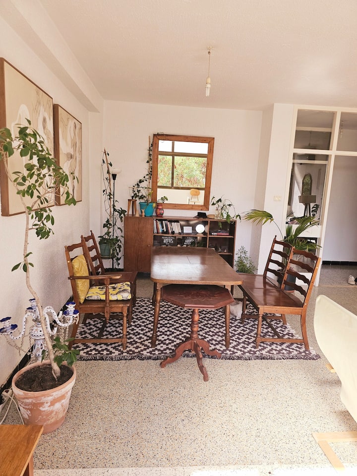 Chambre Lumineuse Avec Balcon - Tunis