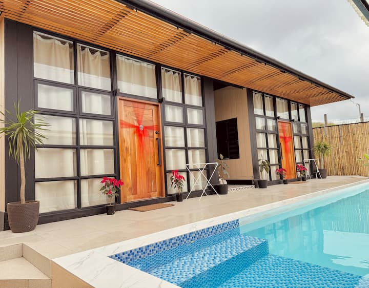 Casa Nel Mezzo - A Pineapple Farm Escape - Tagaytay