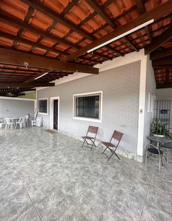 Casa á 500m Da Praia, 2 Dorms Com Ar Condicionado. - Ubatuba