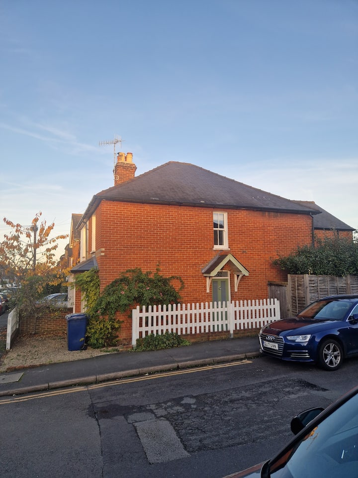 Cosy Home In Godalming - Guildford, UK