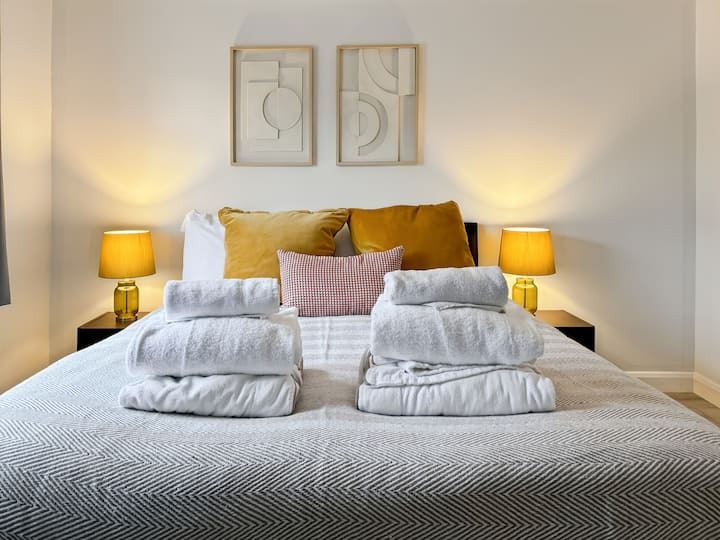 Cozy Hideaway With Hot Tub & Sauna Sleeps 7 - Seaford