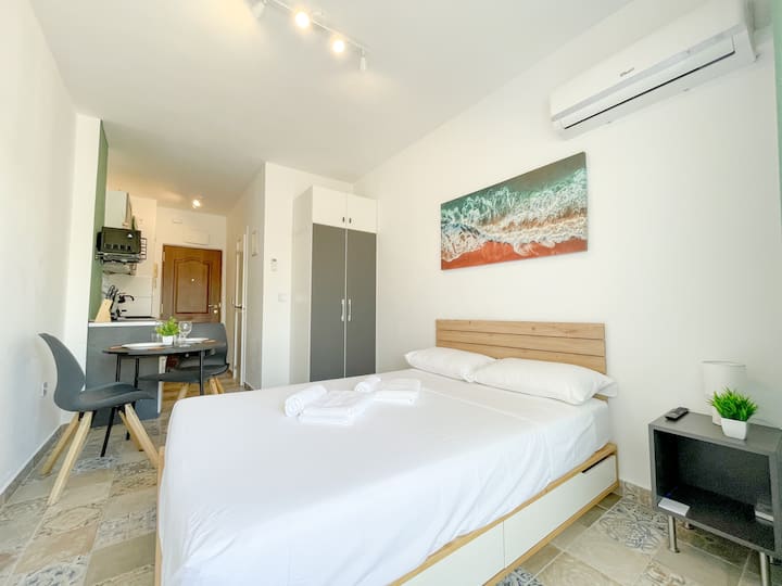 Central Studio · Walk To Beach & City Life - Torrevieja
