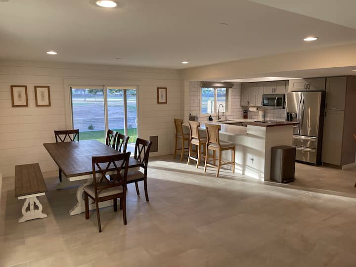 Updated 3 Bedroom Golf Course Home In Tempe - Tempe, AZ