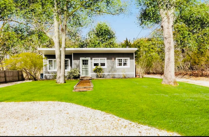 Mid-century Modern Beach Cottage In Town - East Hampton, NY