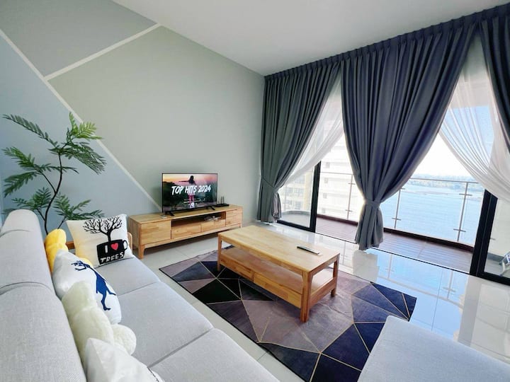 Seaview Apartment At Danga Bay Bay Laurel, Netflix - Johor Bahru