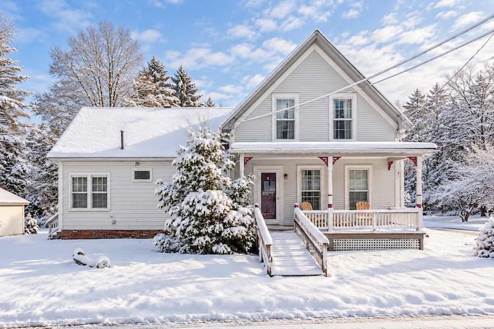 Serene 4-br Farmhouse 5 Min To Okemo - Ludlow, VT