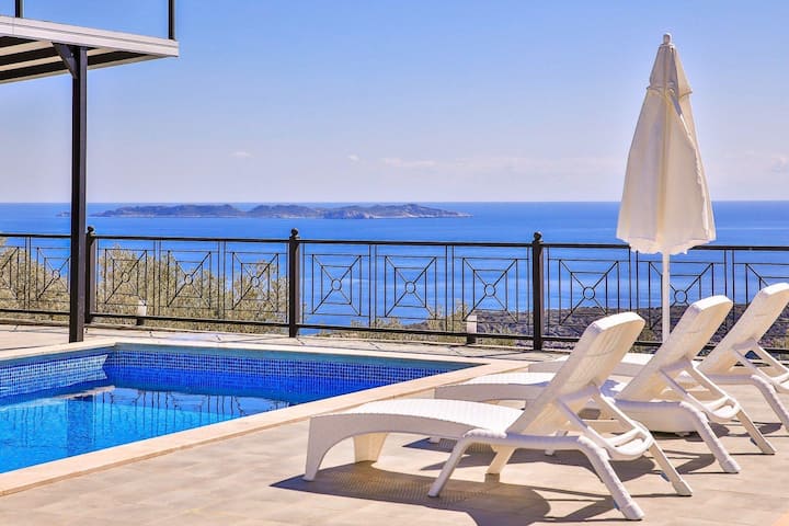 Deniz Manzaralı Balayı Villası 4- - Turkey