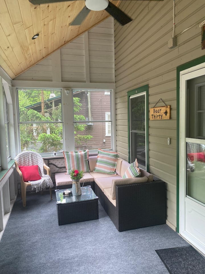Cole’s Cozy Cottage - Old Forge, NY