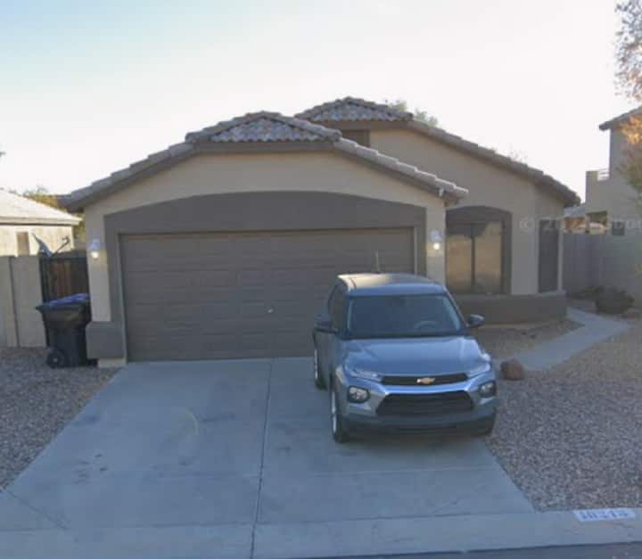 Long Term Work Crews Welcome 3 Br With 5 Beds - Surprise, AZ