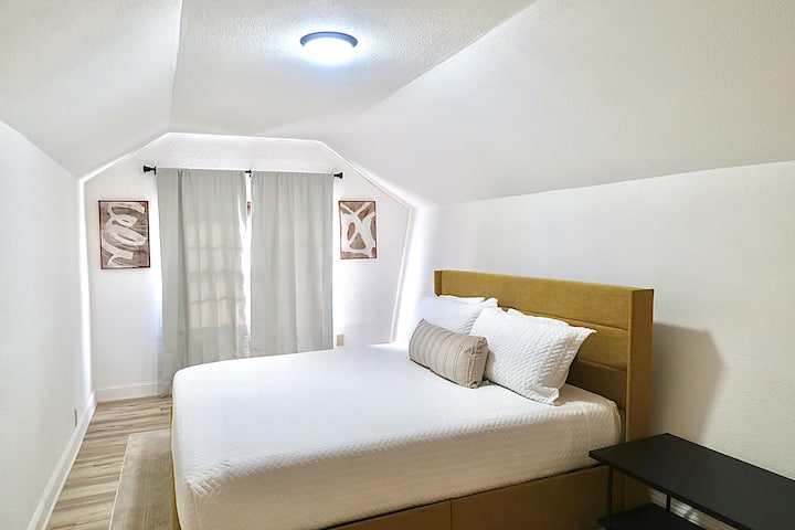 Downtown Location W/ Washer & Dryer! - Wichita, KS