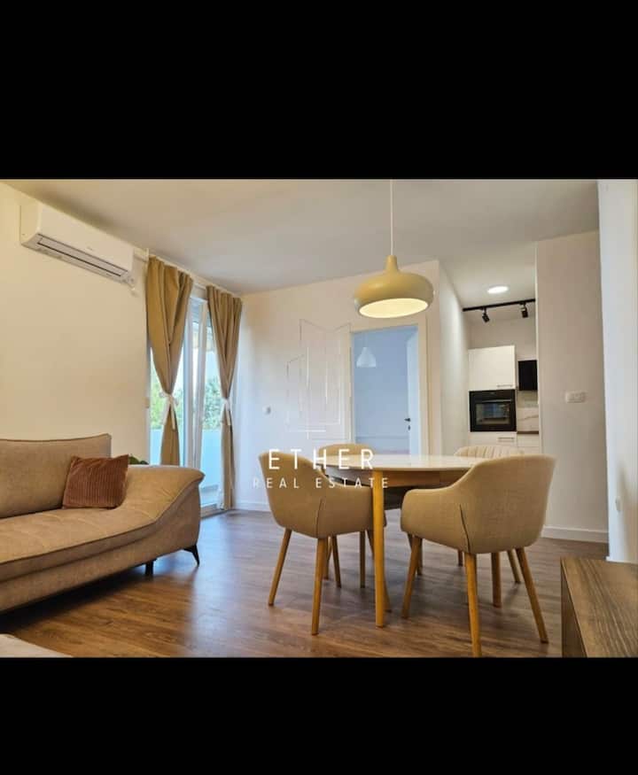 Modern Two Bedroom Apartment - Split