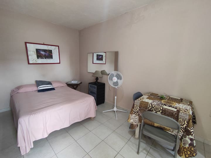 Cuarto Cerca De Zona Hospitales - Costa Dorada