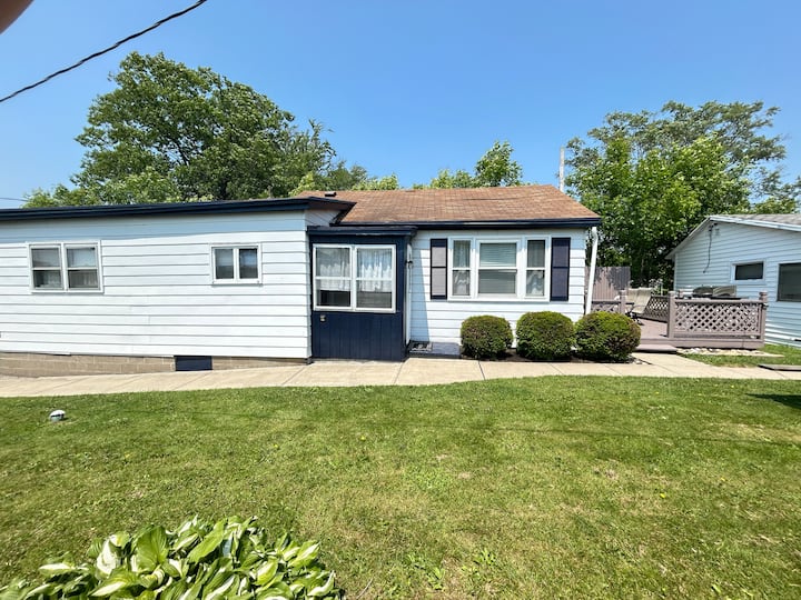 Sunset Serenity With Private Beach In Angola, Ny - Angola on the Lake, NY