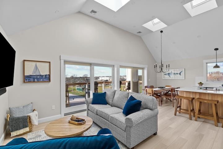 Grace’s Beach Retreat - Easton's Beach, RI