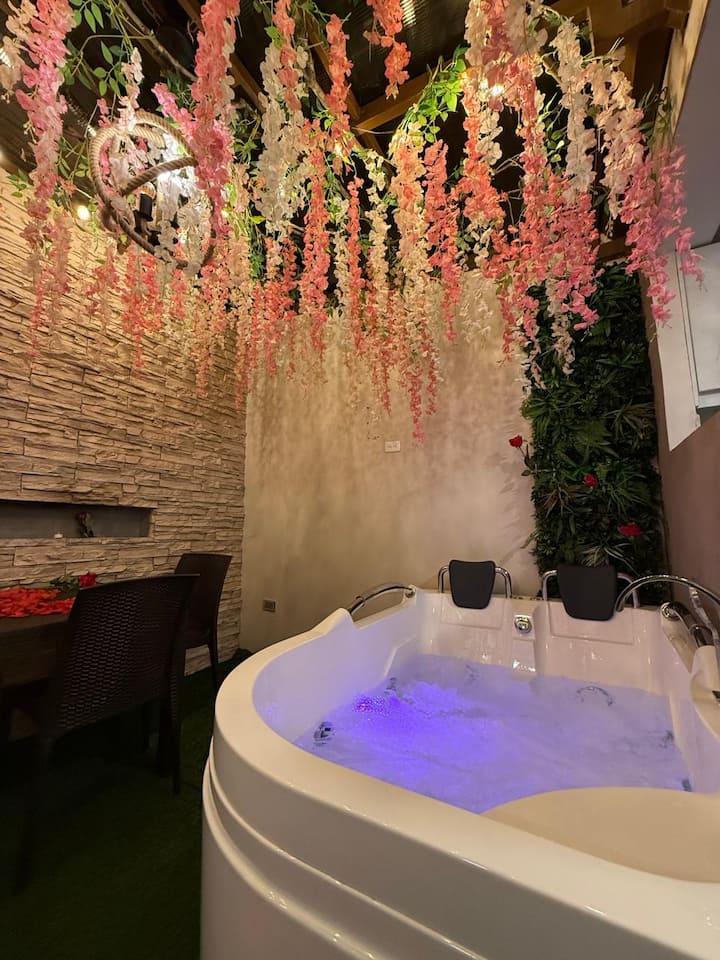 Dpto Minimalista • Los Cerezos •Jacuzzi Privado - Quito
