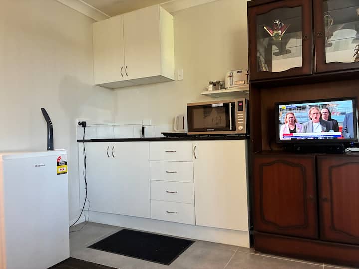 Granny Flat, Nearby Access To City And Gold Coast. - Brisbane