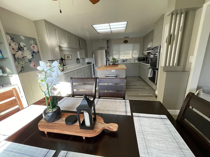 Charming 2-bed Gorgeous Kitchen - Modesto, CA
