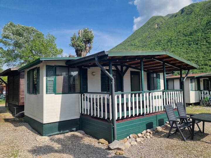 Lugano Ežeras,  Kalnai, Baseinas - Lago di Como