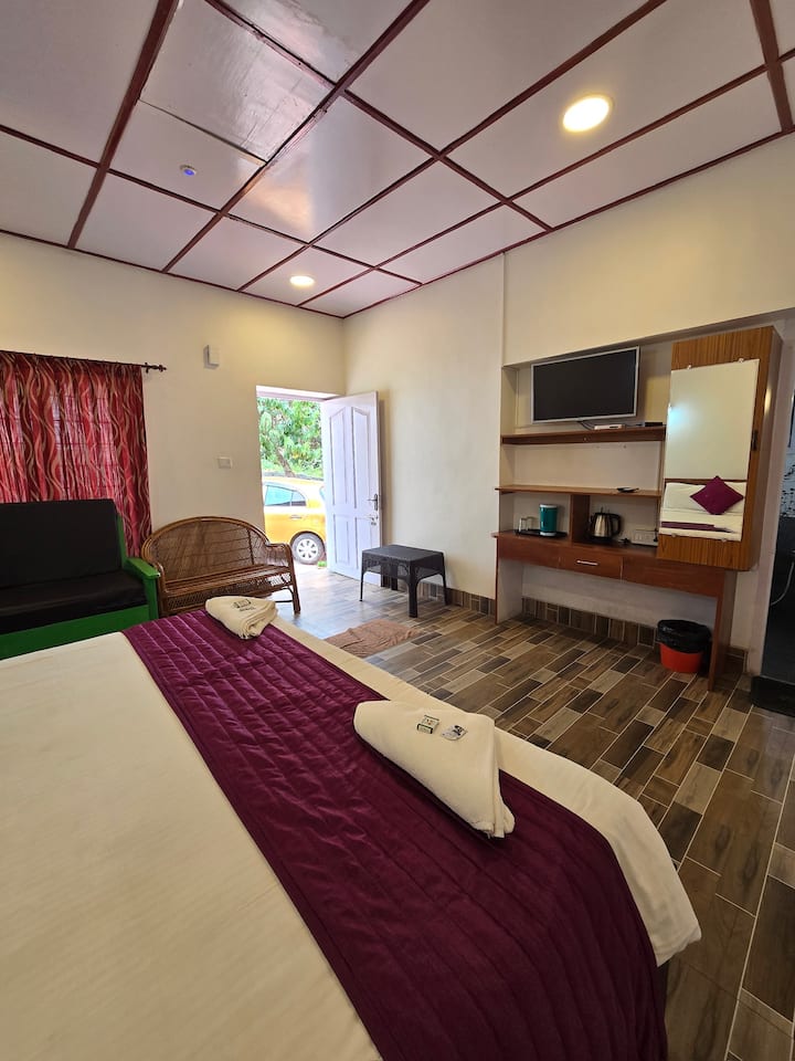 Budget Private Room Near Lake -Green Room - Kodaikanal