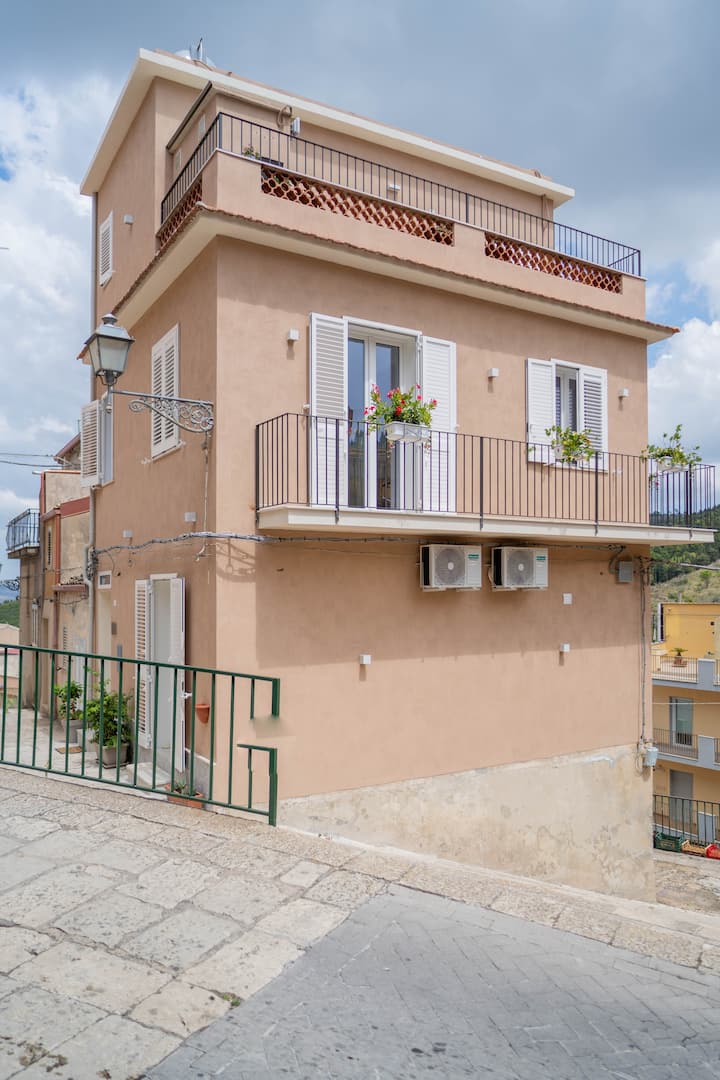 Avi Rooms, Camera Vintage - Chiaramonte Gulfi