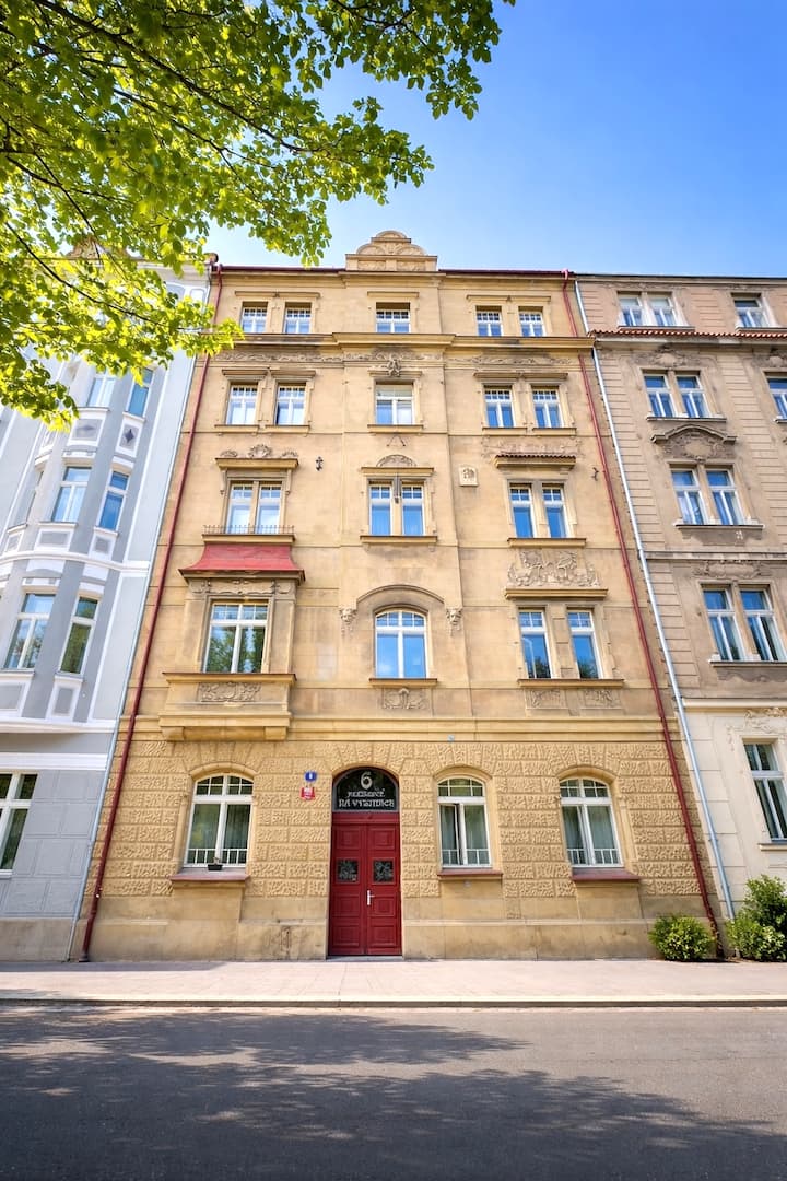 Cozy Garden Home | Prague Castle - Prága