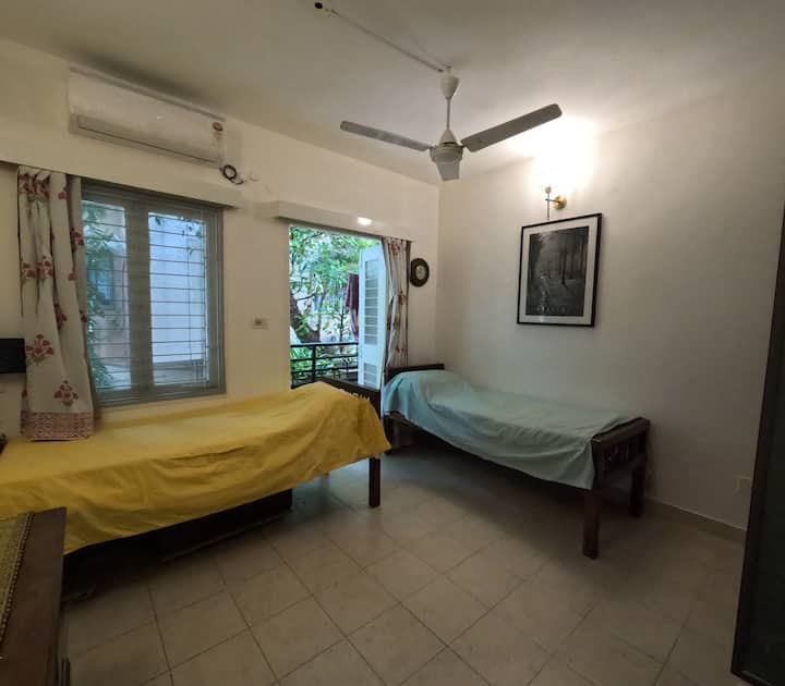 One Small Room, 2 Seperate Beds - Chennai