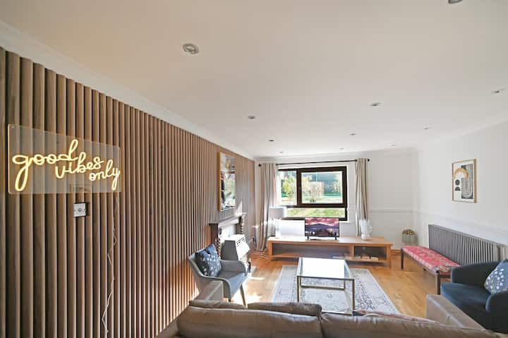 Modern 4 Bedroom House For 7 Ppl In Quiet Area - Milton Keynes