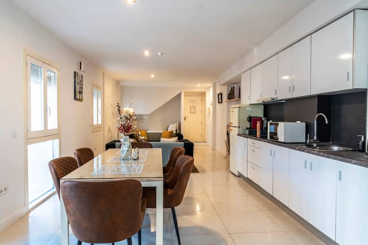 Wonderful Apartment At The Foot Of The Alhambra - Granada