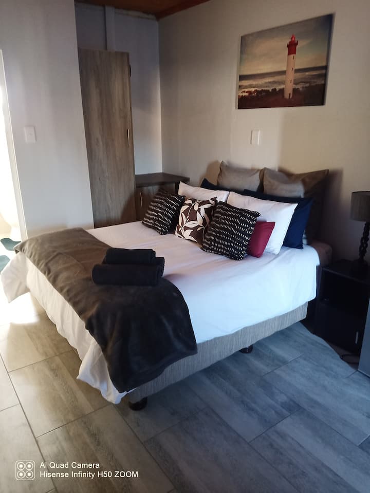 Jennings Breeze. - Somerset West