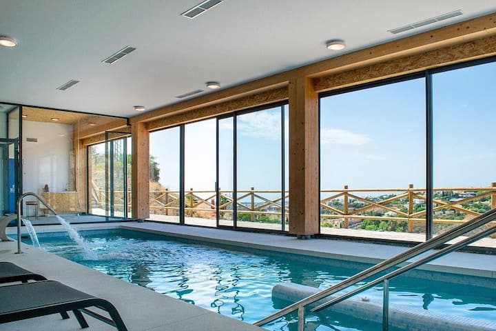 3br Apt W/ Heated Pool Spa&gym - Costa del Sol