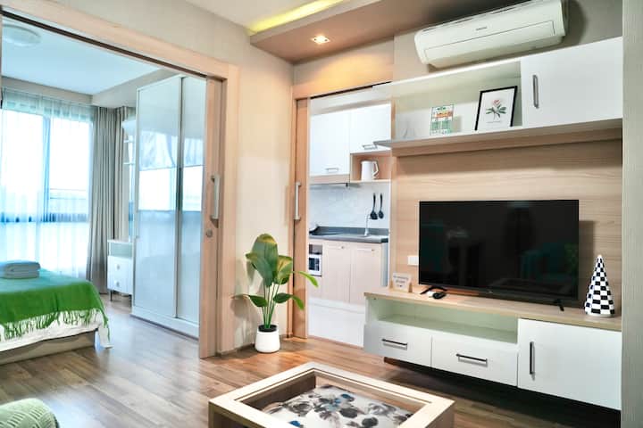 新中心区尚泰商圈/近Big C 闹中取静现代精装温馨泳池公寓 - Chiang Mai