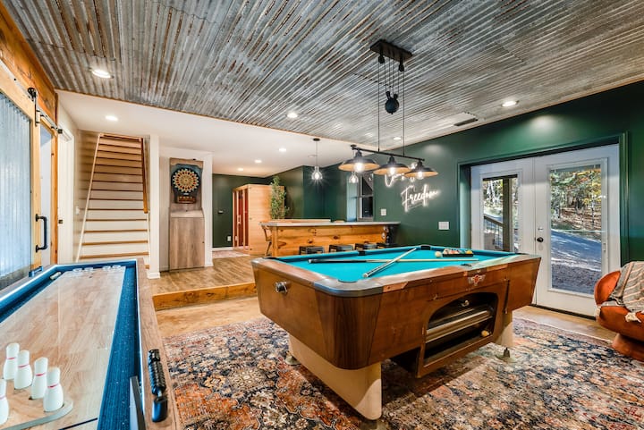 Resort Retreat: Hot Tub, Sauna, Pool Table, Games - Massanutten, VA