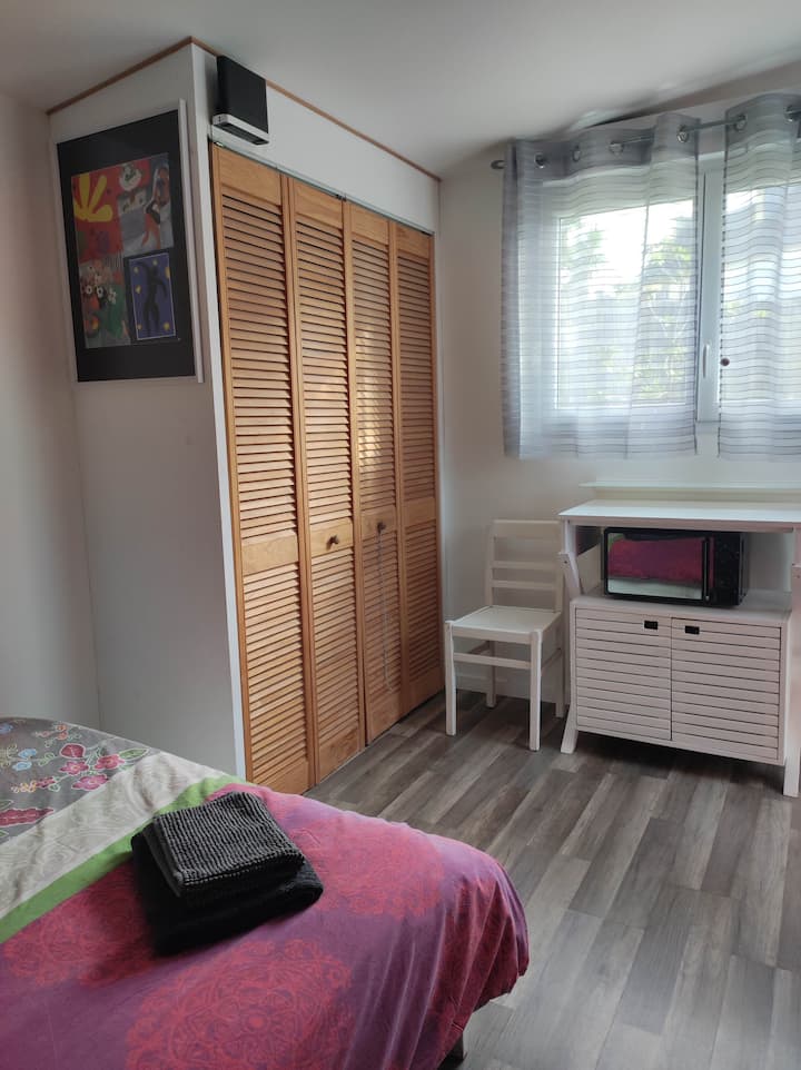 Chambre+salle De Bain+wc-accès Autonomes - Quimper