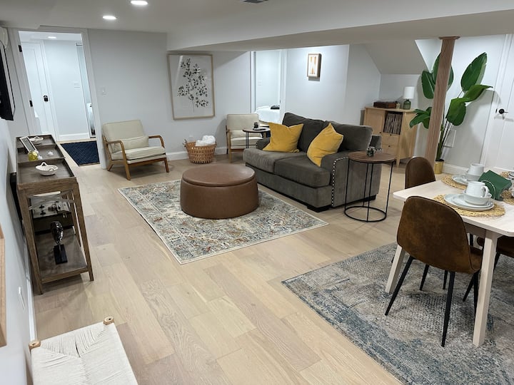 Private 2 Bedroom Unit, Full Kitchen, Washer/dryer - Staten Island