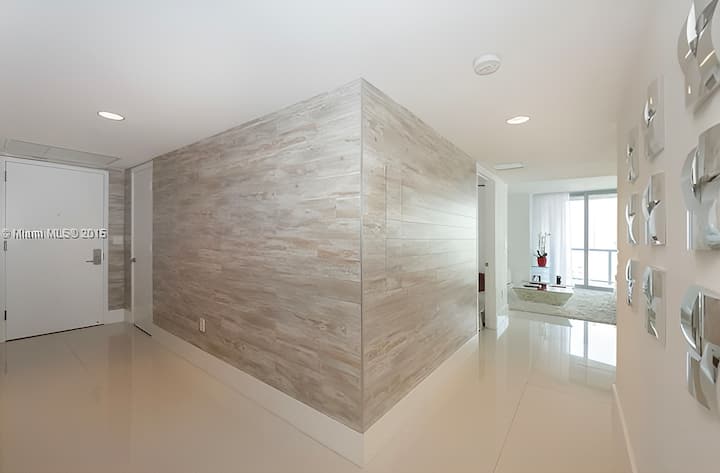 1701 Stunning Oceanview Apartment Hallandale Beach - Hallandale Beach, FL