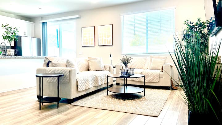 Amazing Location & Amenities 3/2 - Temecula, CA