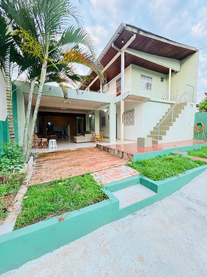 Casa 5 Suítes Centro - 25 Pessoas / Ar / Garagem - Foz do Iguaçu