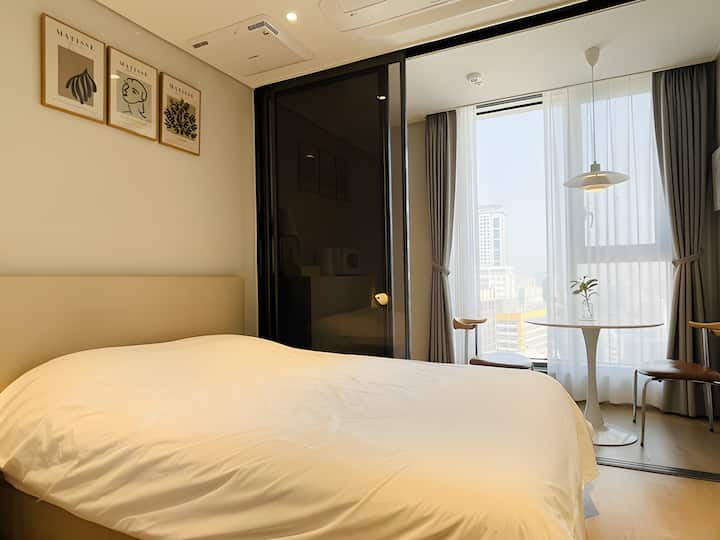 Villiv#무료 짐보관#매일 무료청소#충무로역출구 연결됨#명동 도보10분#동대문역1정거장 - Seoul