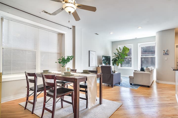 Mtr~patio~petfriendly~freeparking~walkingtreadmill - Chicago, IL