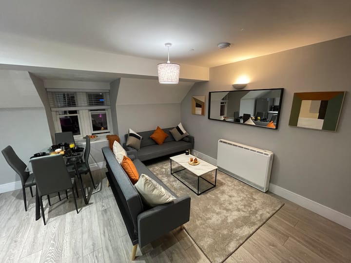 Stylish City Centre Apartment - Cardiff