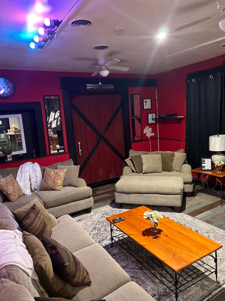 Uncle Jrs Airbnb - Terre Haute, IN