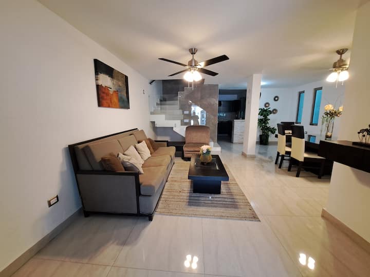 Bonita Y Cómoda Casa - Monterrey