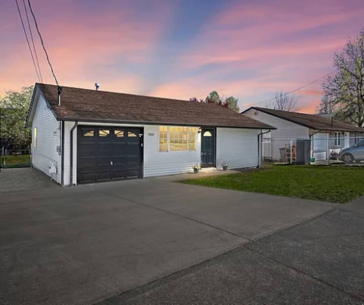 Cozy Room In South Tacoma Area - Tacoma, WA