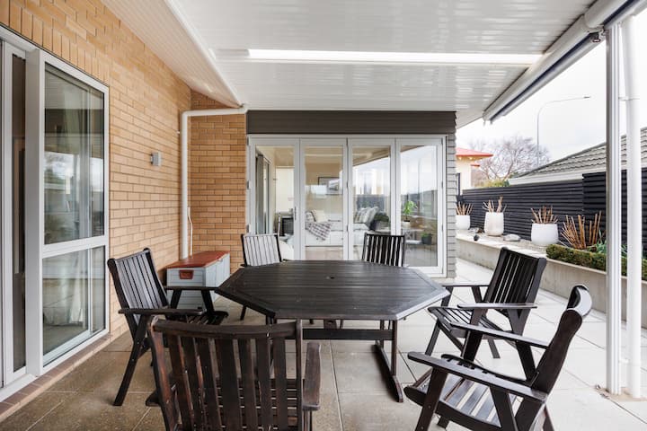 Private Modern Escape Close To City Attractions - Palmerston North
