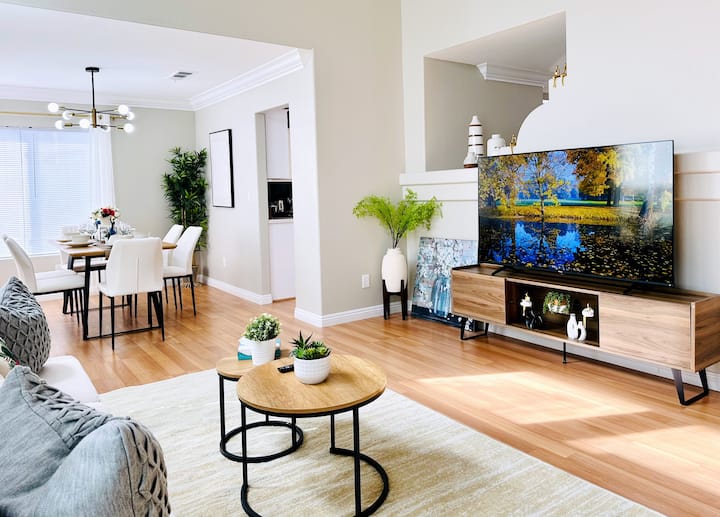 Beautiful Home•5 Min To Strip&airport•pool Table - Las Vegas