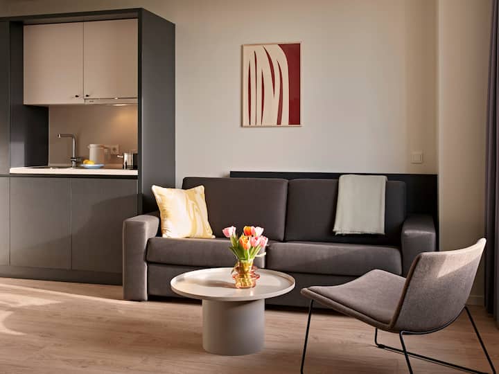 Numa | Xl Studio With Kitchen And Sofa Bed - Cologne