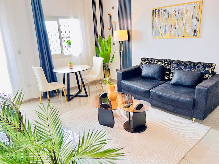 Cosy Omnisports, Chaleureux Spacieux Et Pratique - Yaounde