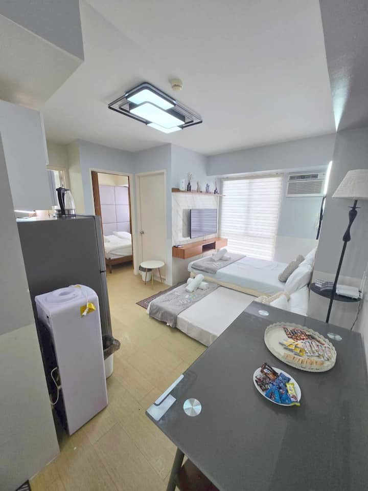 Sunflower-cebu It Park•avida Towers Pool•netflix - Cebu